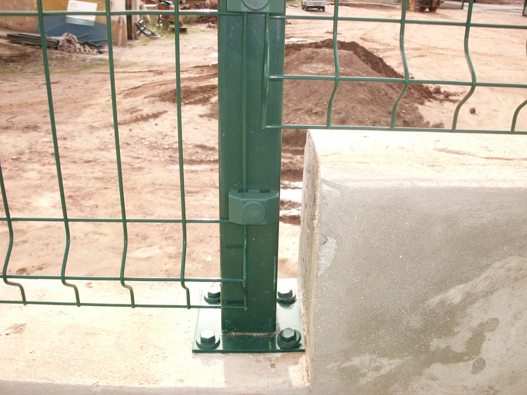 Base Metálica Verde p/ poste 60x40 - MULTICERCAS